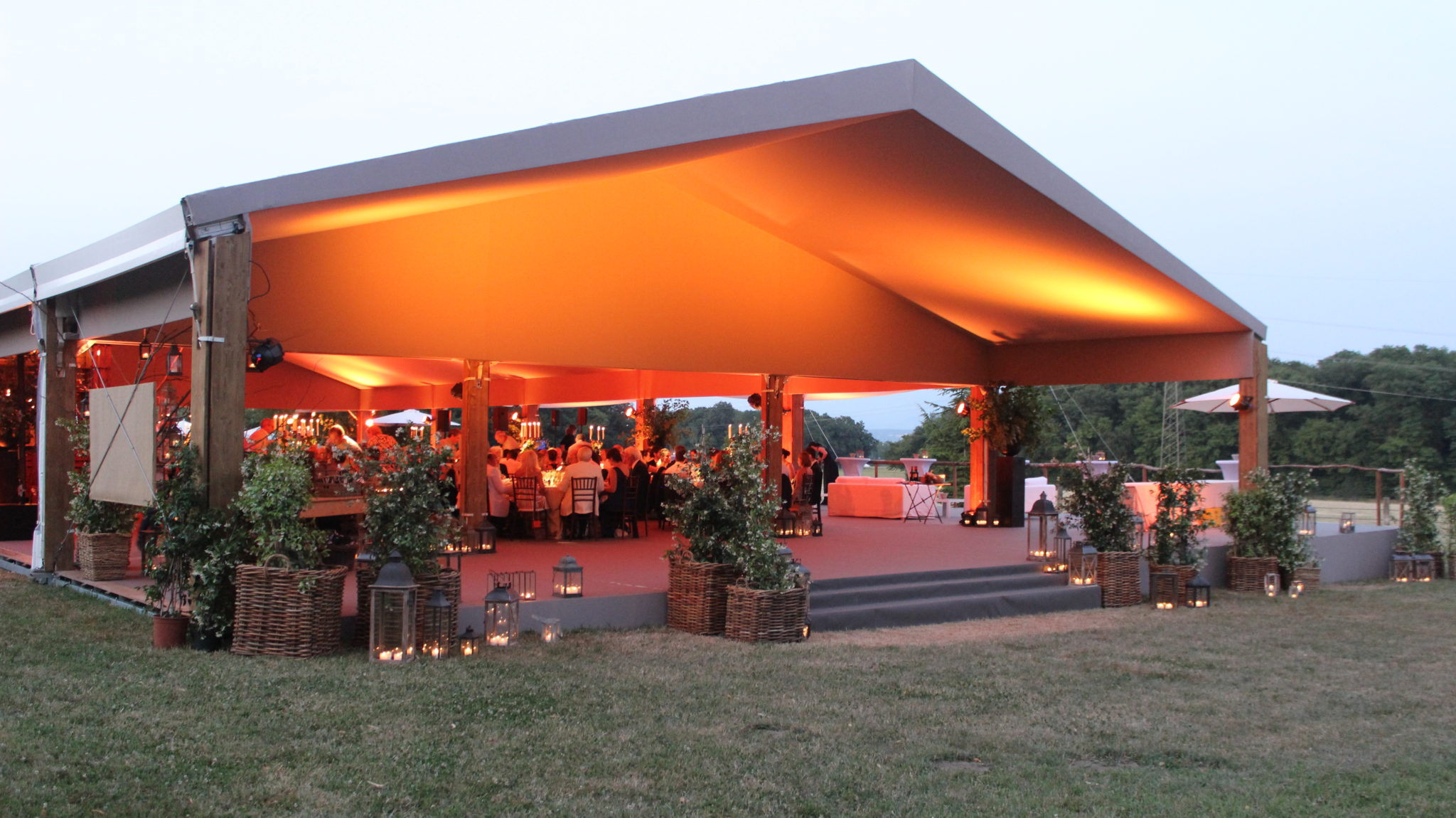 Alliance Chapiteaux : location chapiteaux Lyon - location tentes de ...