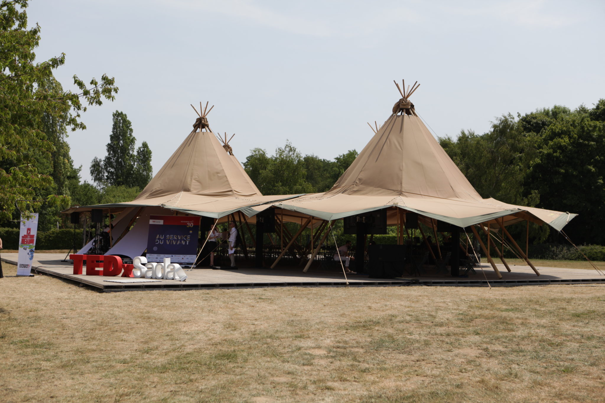 Location tente TIPI de réception à Lyon, Rhône (69) Rhône-Alpes-Auvergne